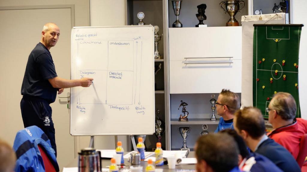 Hoe word ik een betere trainer? | KNVB