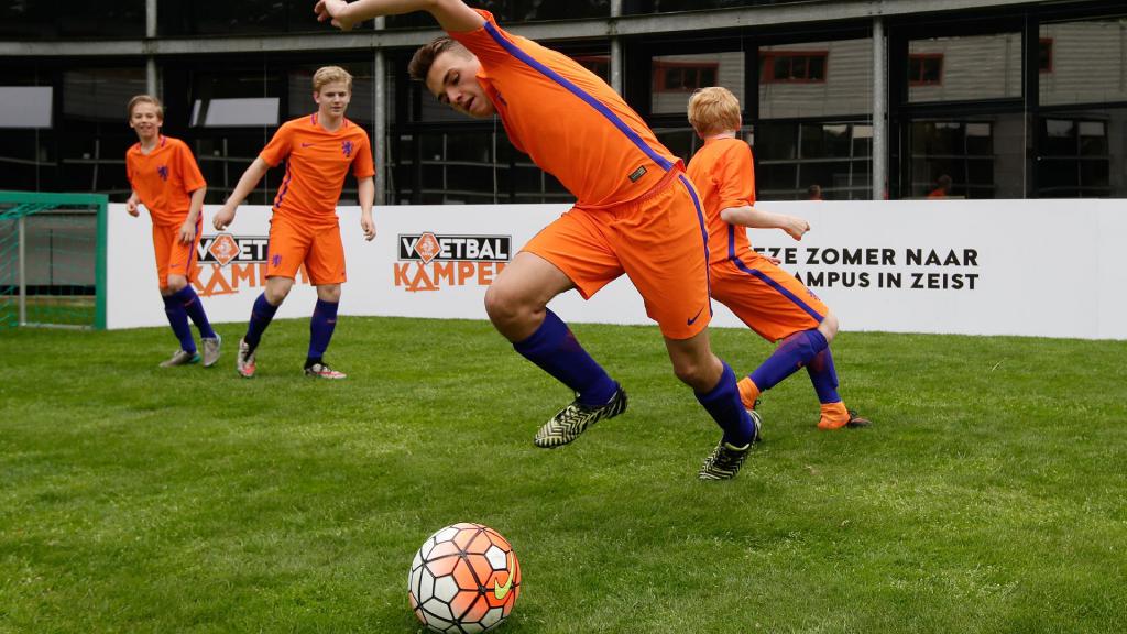 Zonnige start KNVB Voetbalkampen in Zeist | KNVB