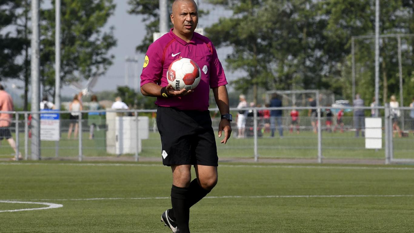 Scheidsrechters III veldvoetbal | KNVB