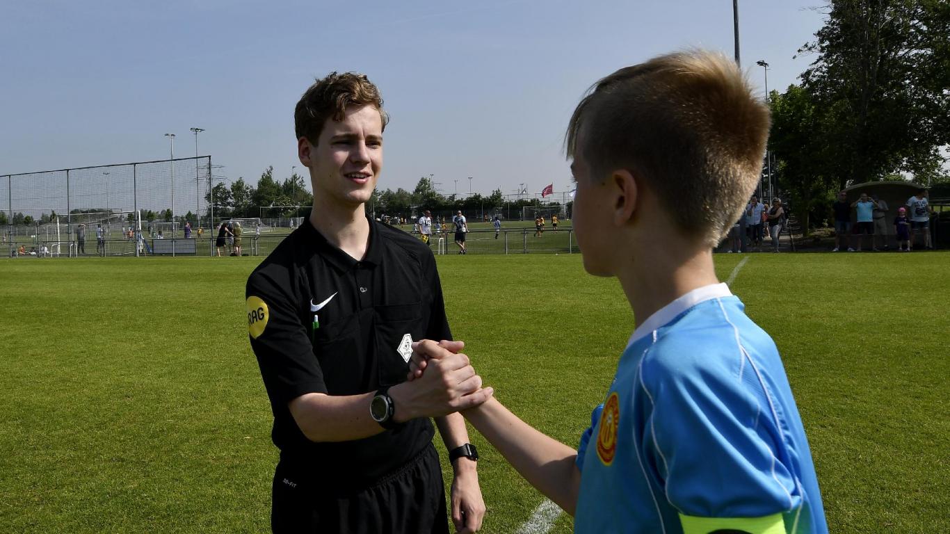 Vijf gouden tips voor nieuwe scheidsrechters | KNVB