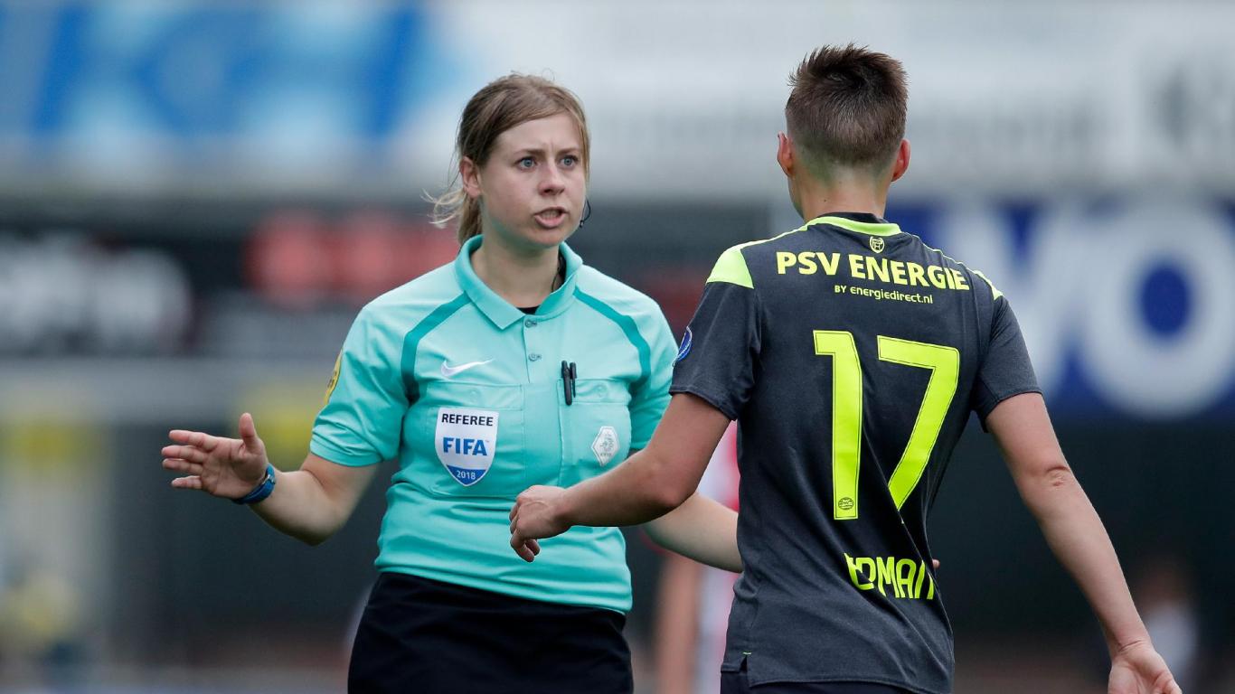 Van der Helm fluit oefeninterland tussen België en Ierland | KNVB