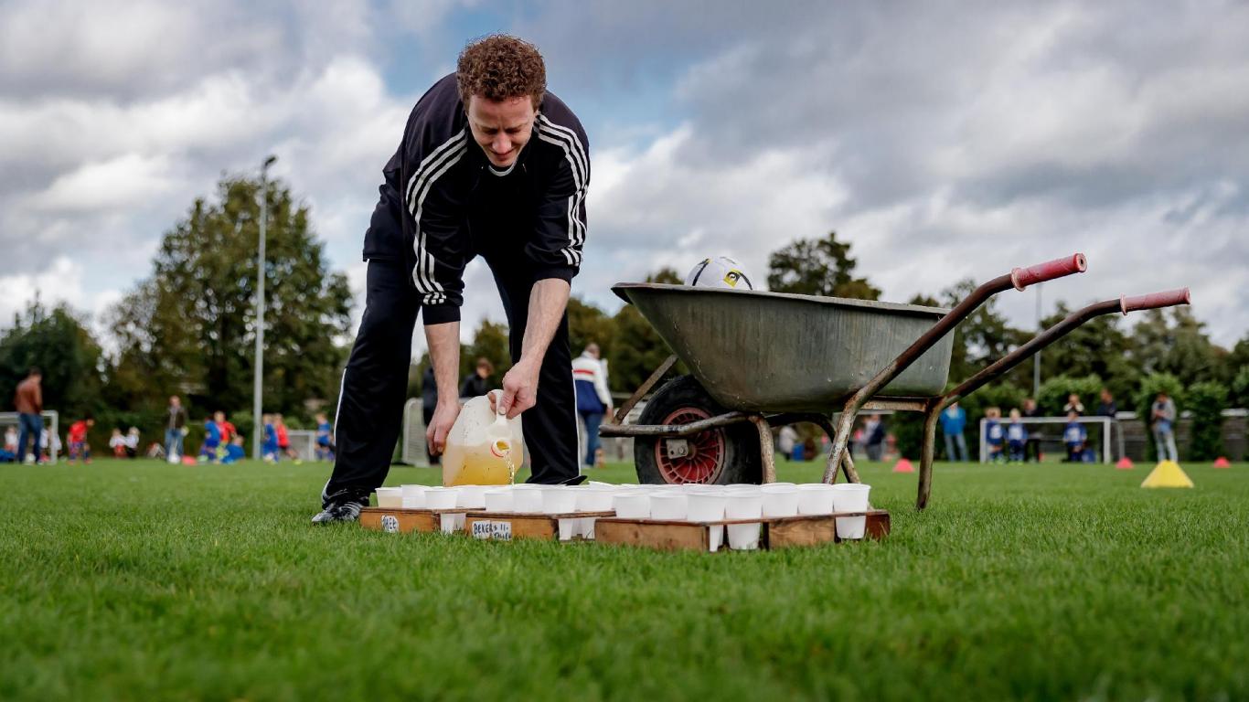 KNVB en NOC*NSF roepen op tot invoering vrijwilligersdruktoets | KNVB
