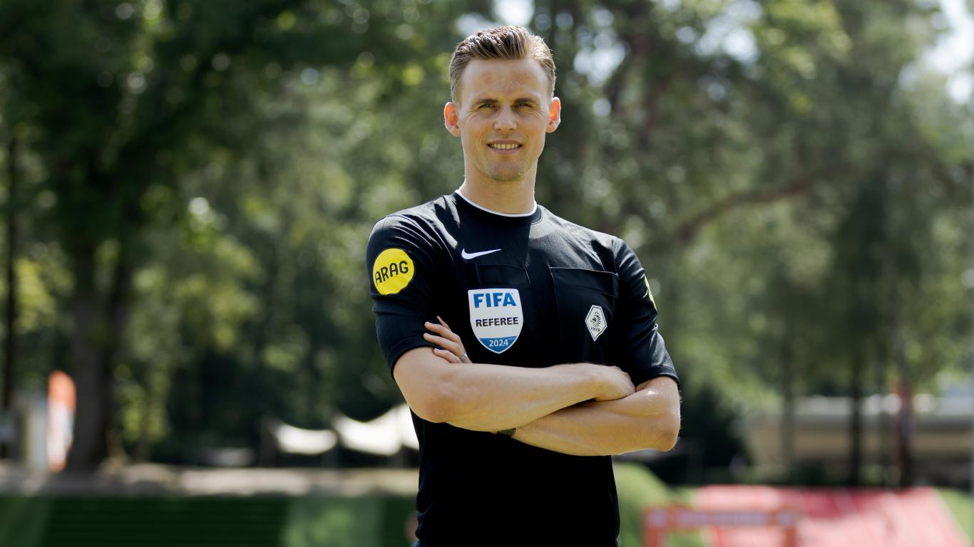 Van der Eijk leidt zondag FC Twente - PSV | KNVB