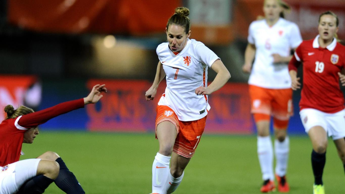 Manon Melis hangt kicksen aan de wilgen | KNVB
