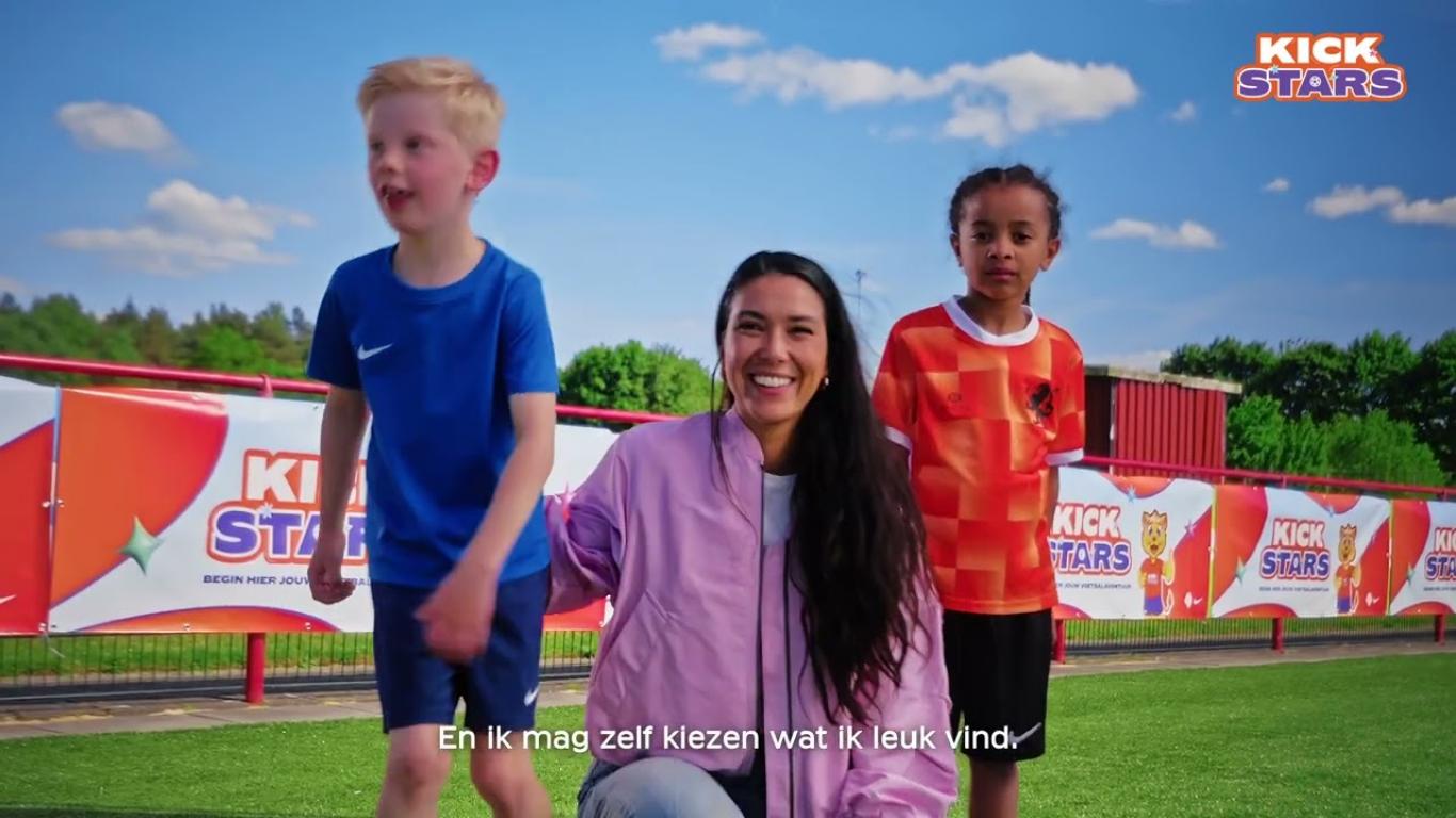 KNVB lanceert KickStars: een nieuw voetbalprogramma voor meisjes en ...