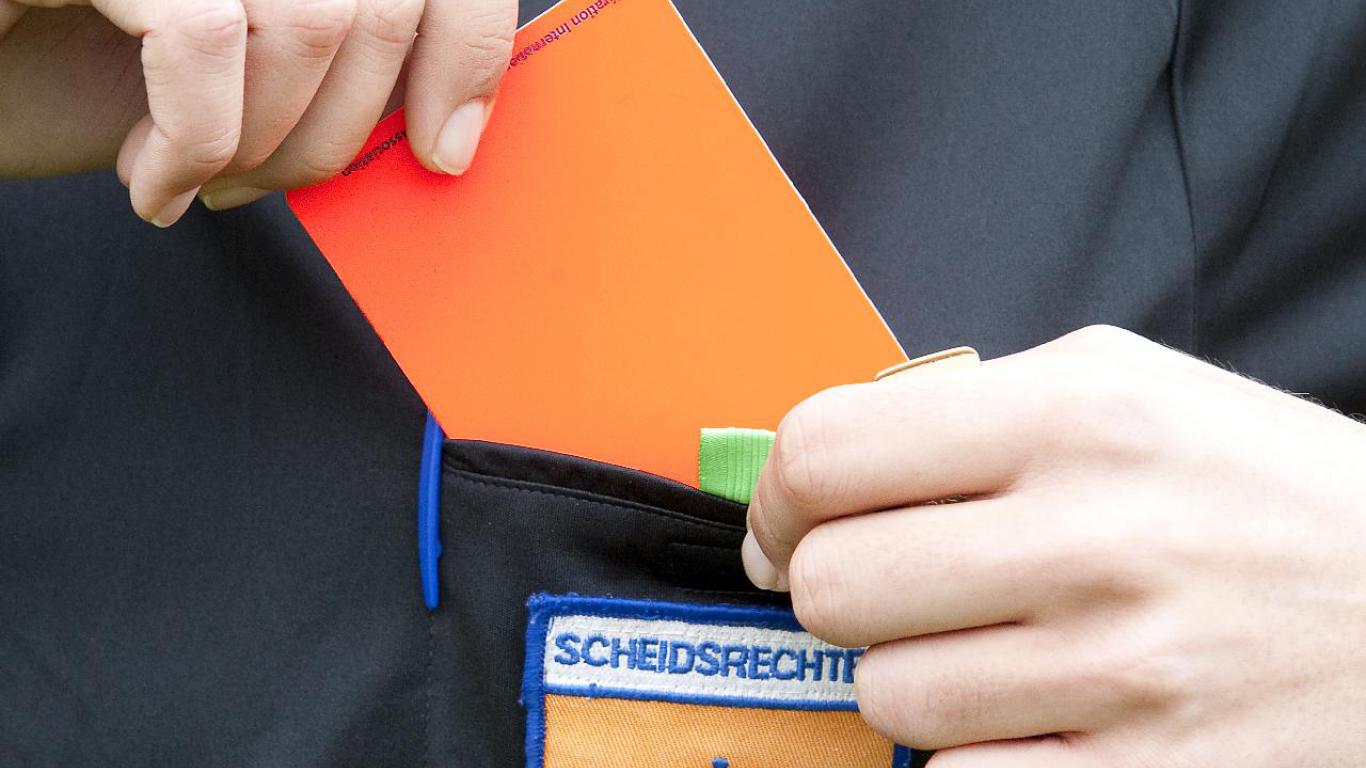 Zeven rode kaarten in weekeinde zorgt voor uitsluitingen | KNVB
