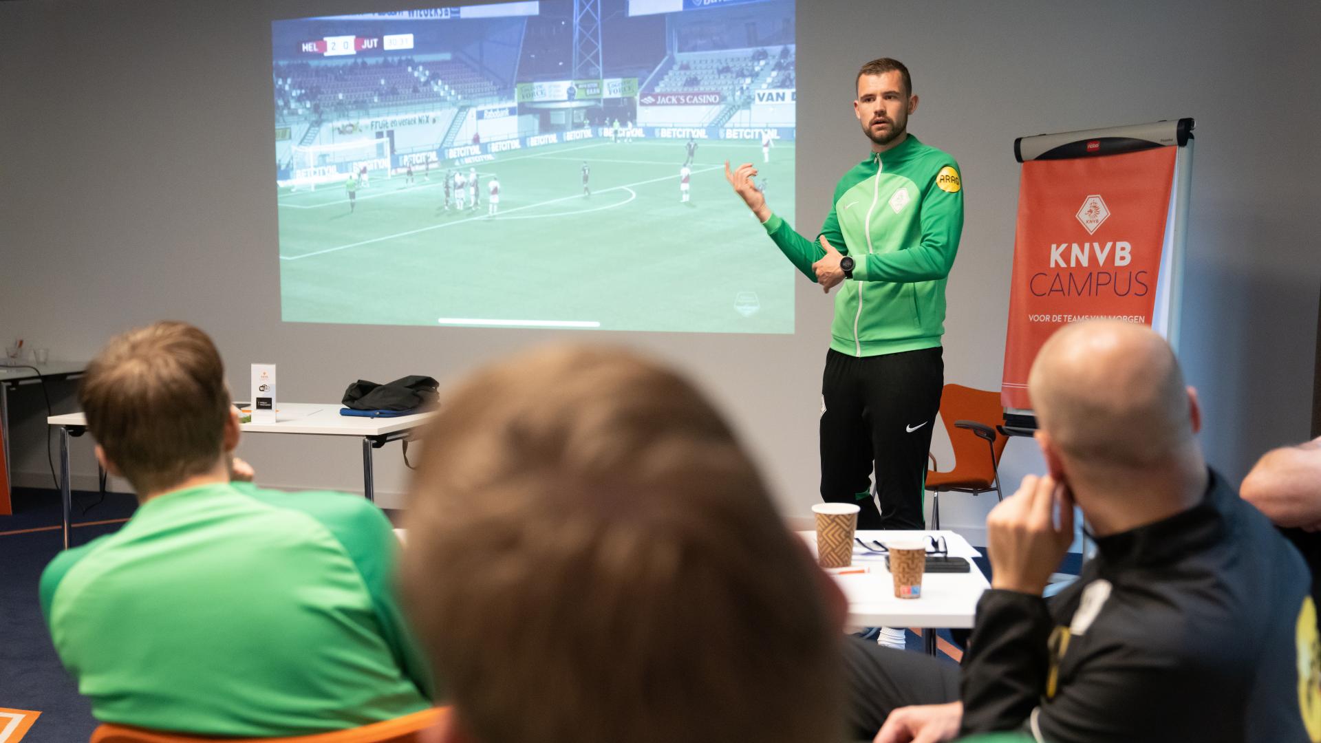 Begeleidende KNVB official | KNVB