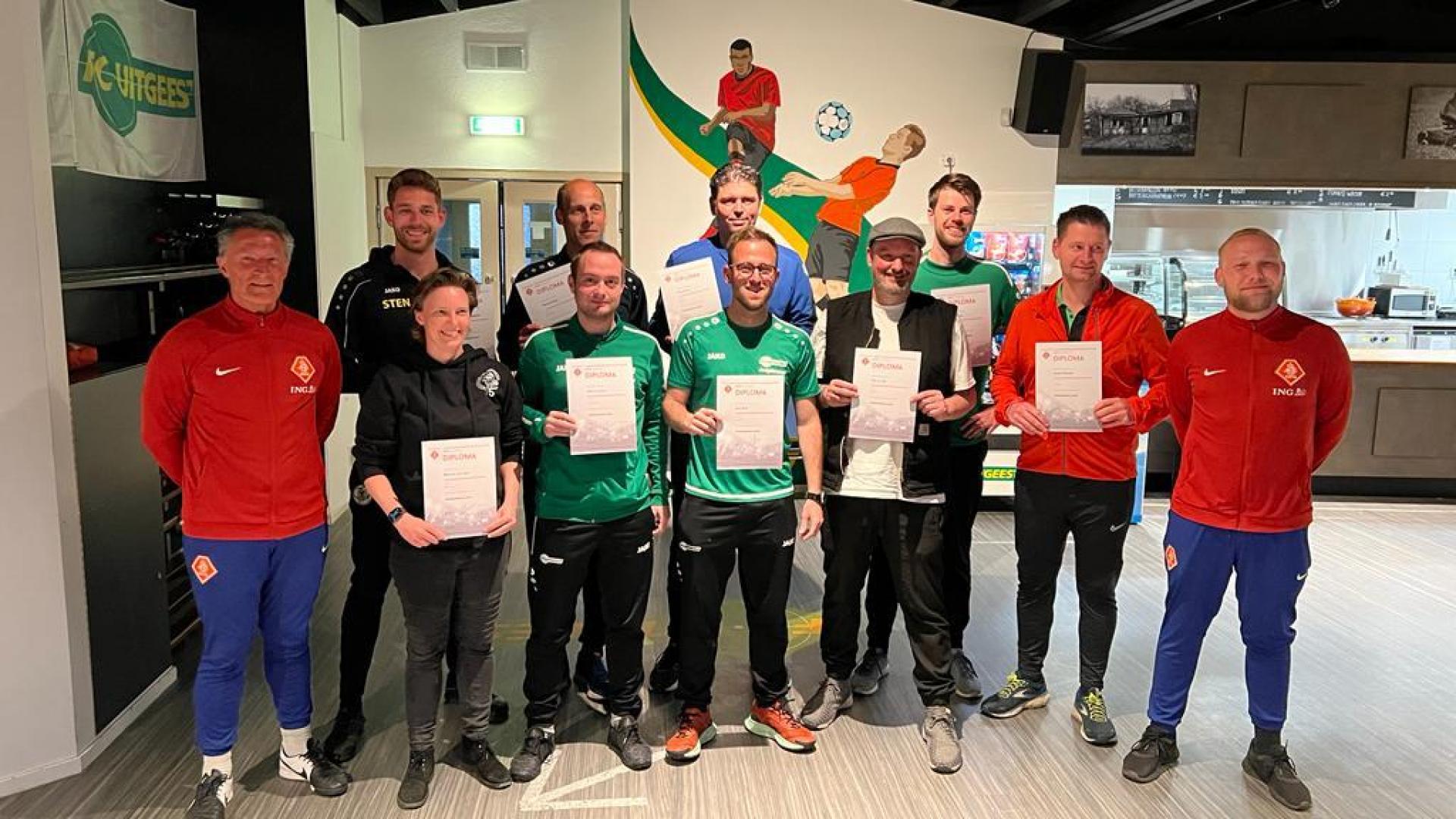 54 geslaagden opleiding voetbalkadercoach: meld je ook aan voor volgend ...