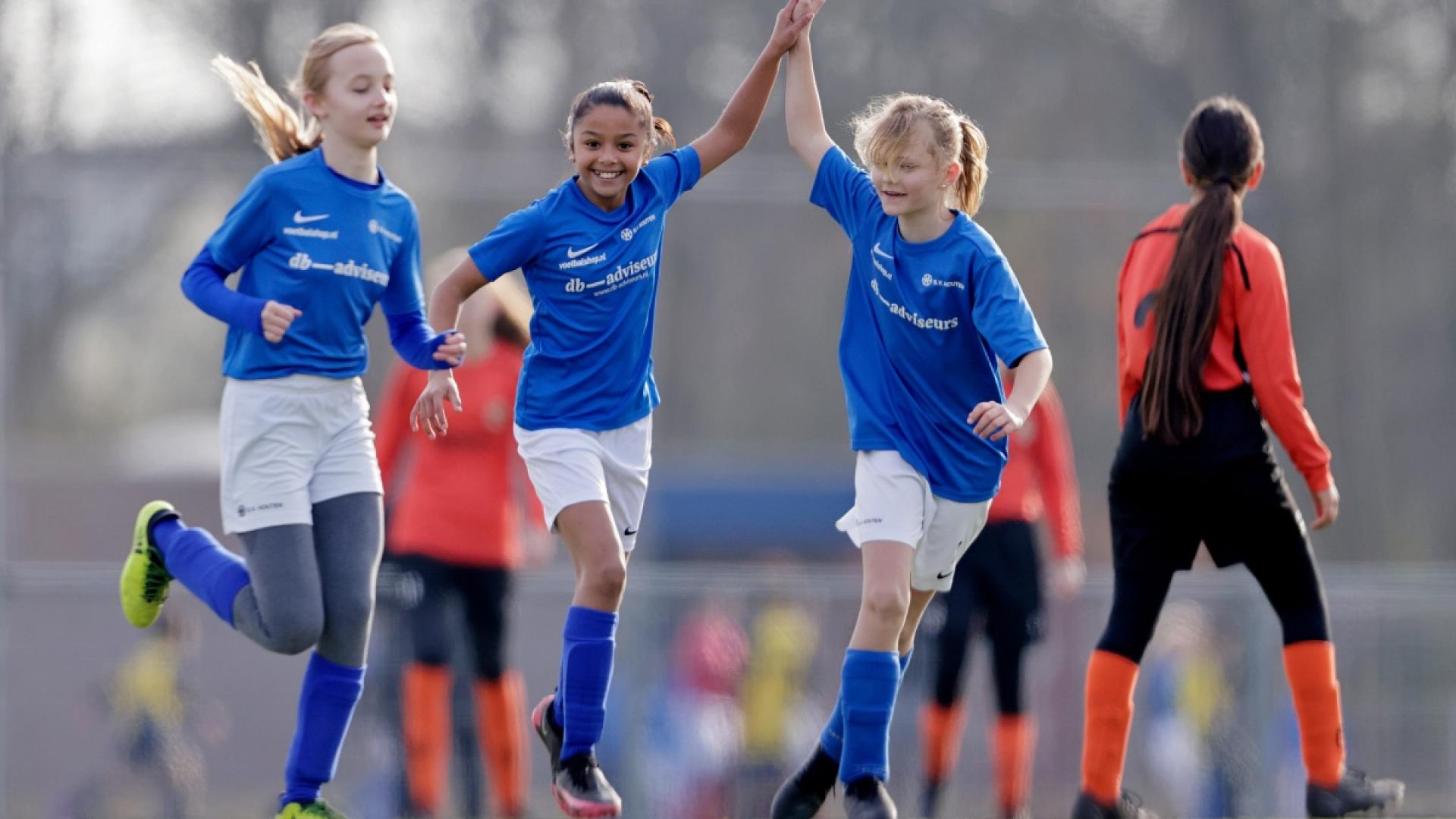 KNVB sluit zich aan bij Football For The Goals | KNVB