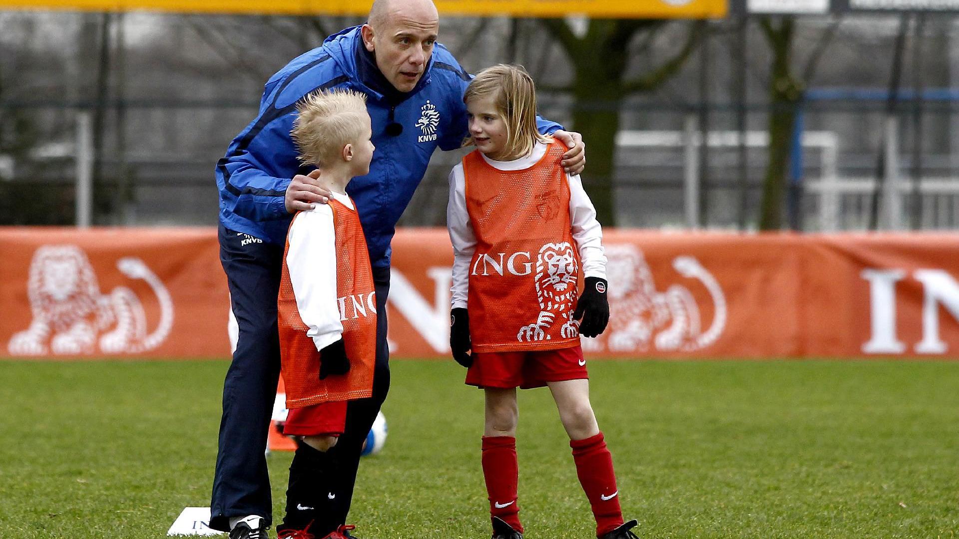Voetbalcoach veldvoetbal opleidingen | KNVB