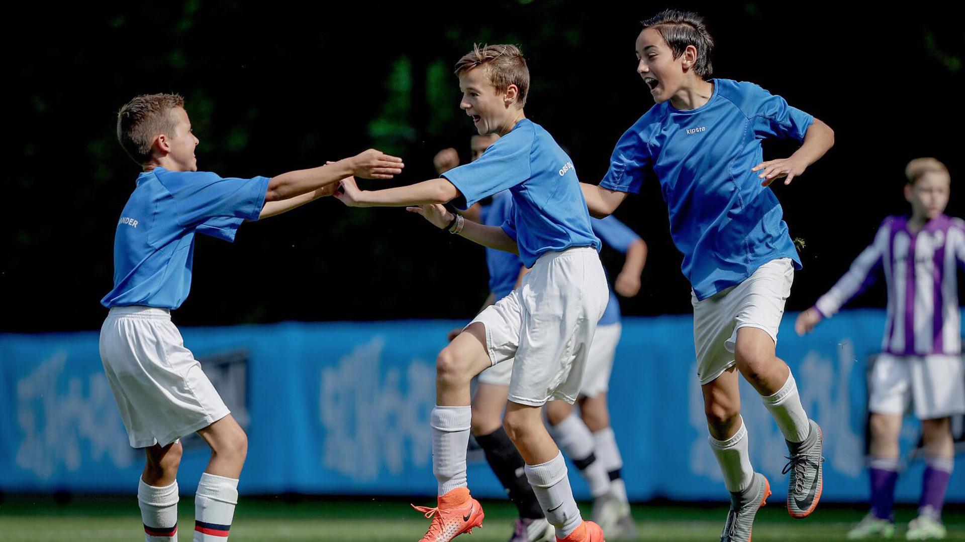 De Meander uit Assendelft is kampioen schoolvoetbal | KNVB