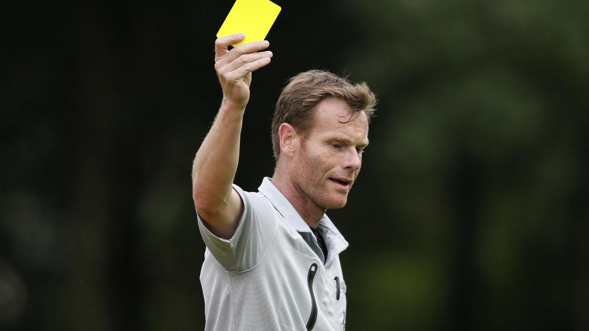 Handboek arbitrage veld- en zaalvoetbal beschikbaar | KNVB