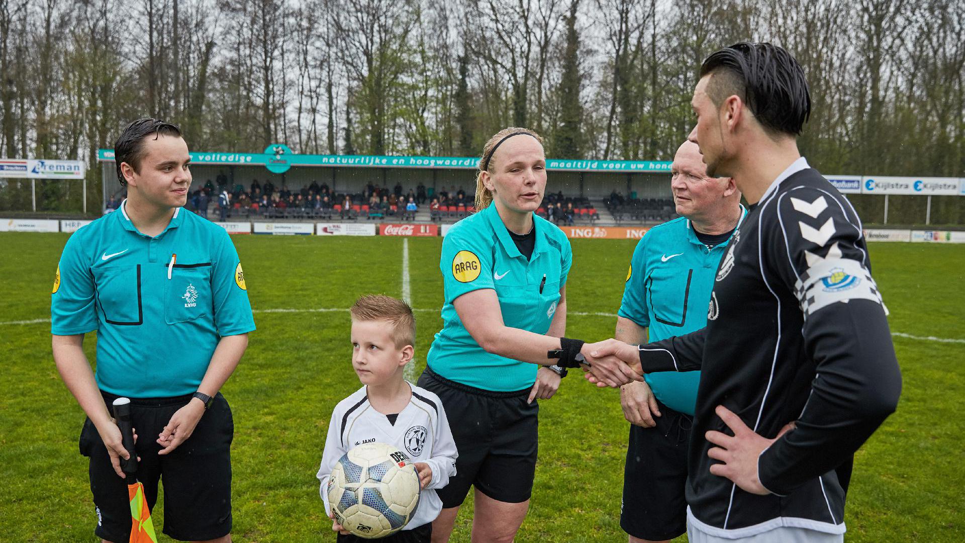 Zet de scheidsrechter in het zonnetje met #Scheidsbedankt | KNVB