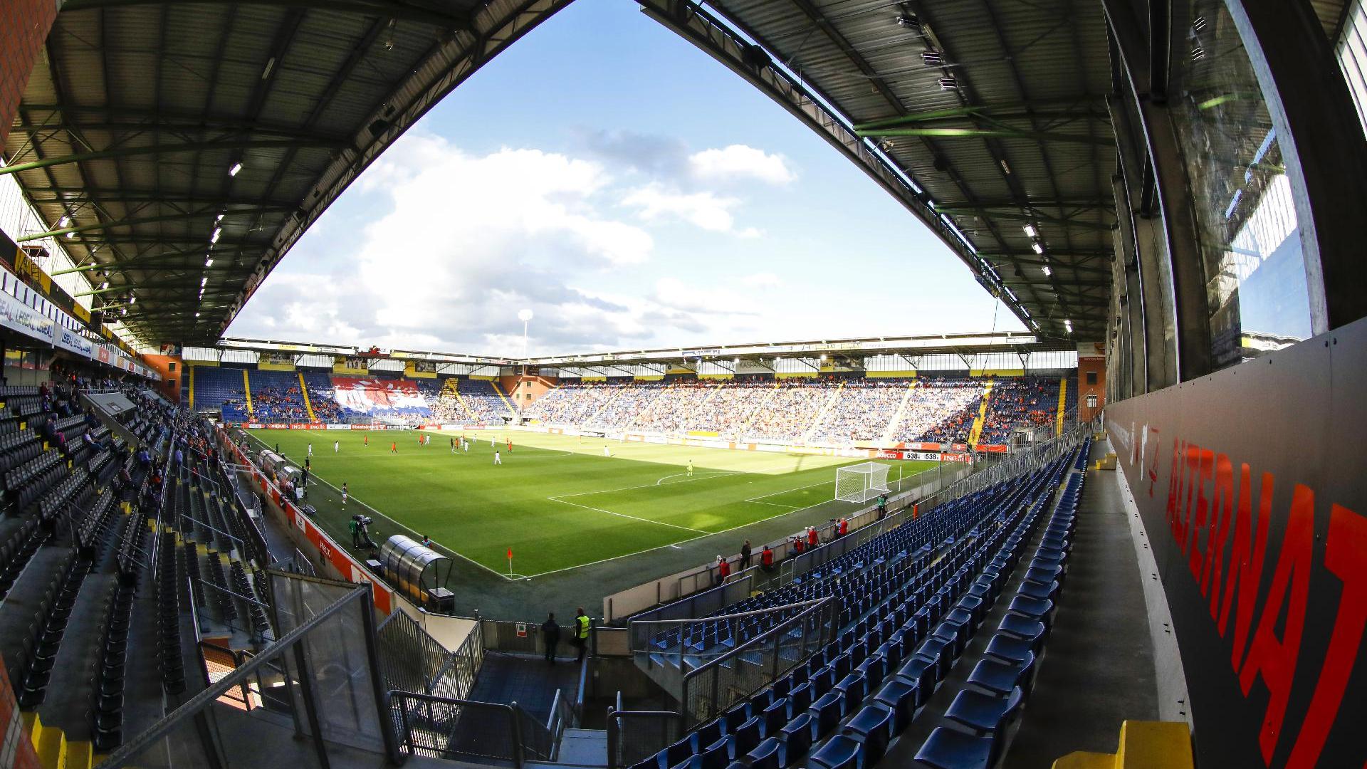Kemper (NAC Breda) en Warmerdam (De Graafschap) staan een wedstrijd ...