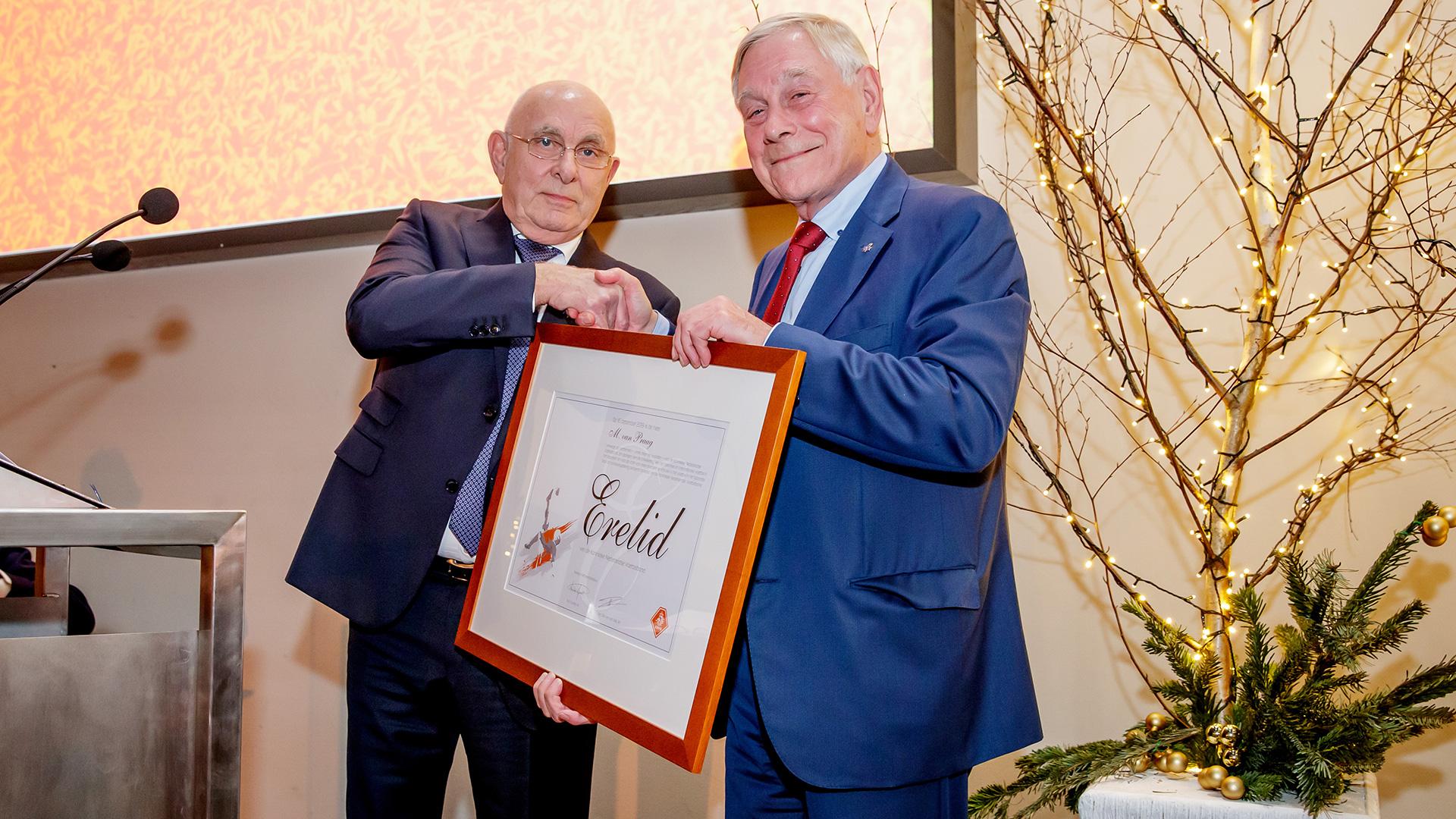 Bijzondere onderscheidingen bij afscheid Michael van Praag | KNVB