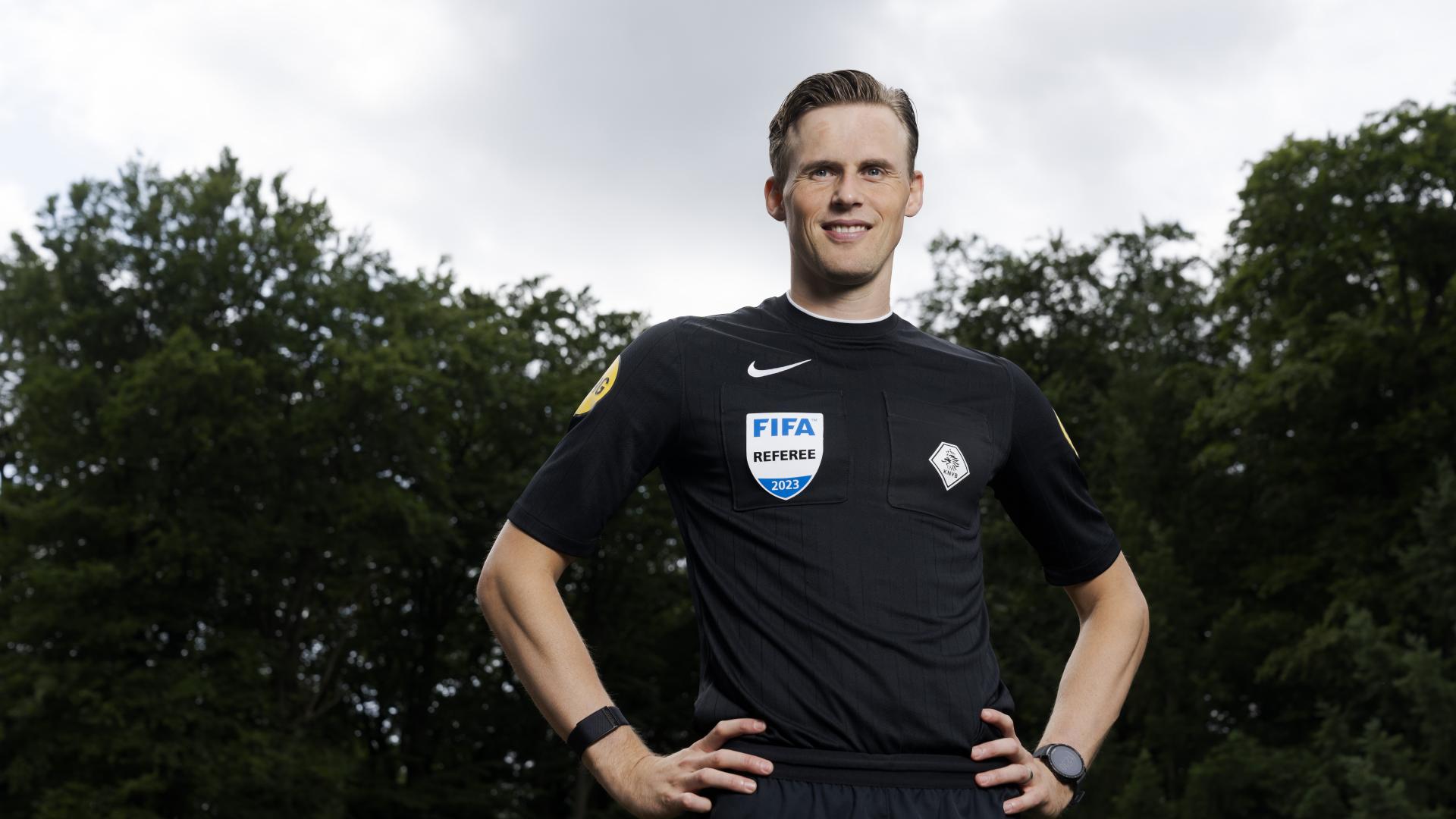 Sander van der Eijk fluit topper PSV - AZ in Eindhoven | KNVB