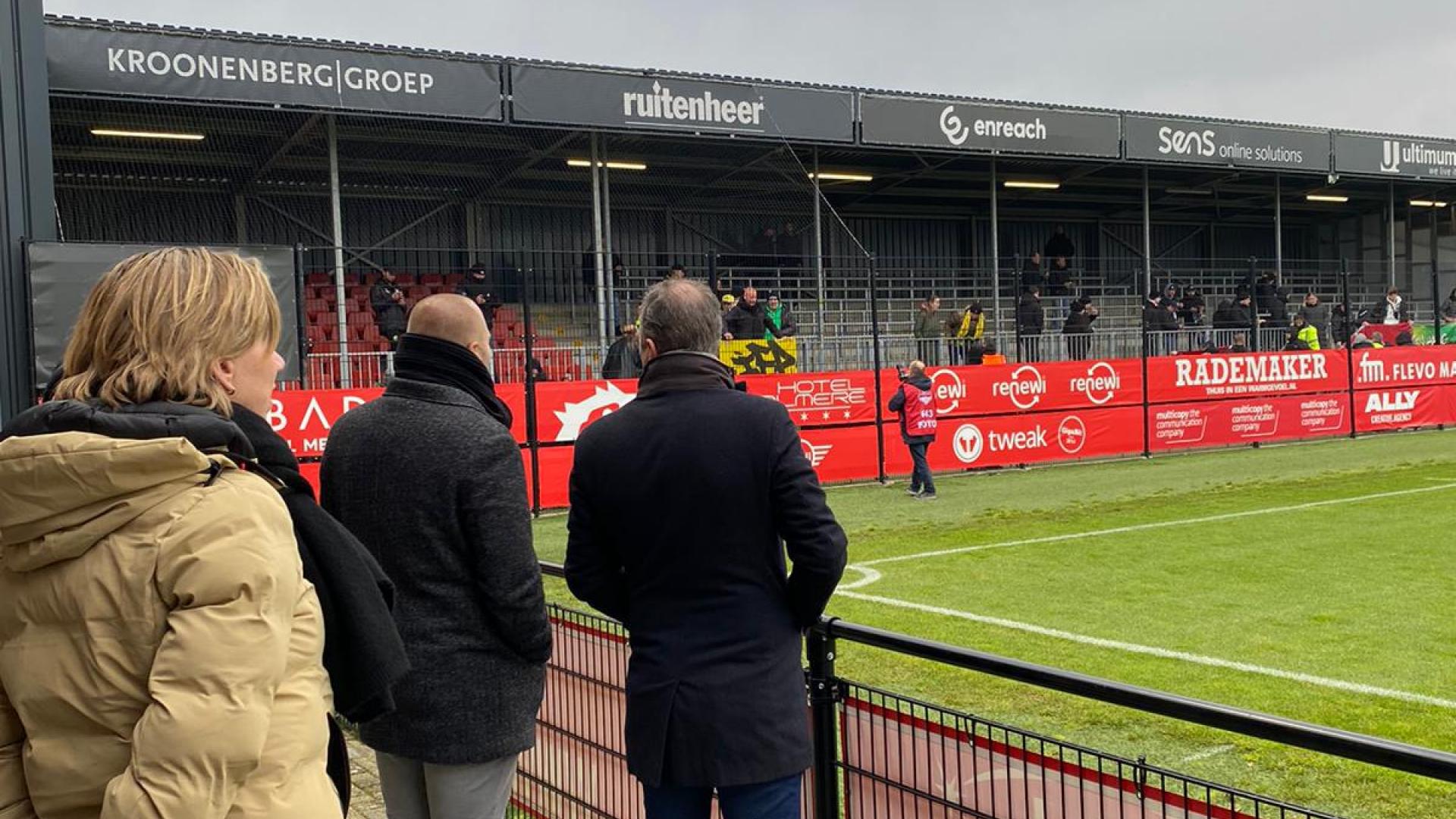 VVD-werkbezoek voetbal en veiligheid bij Almere City FC | KNVB