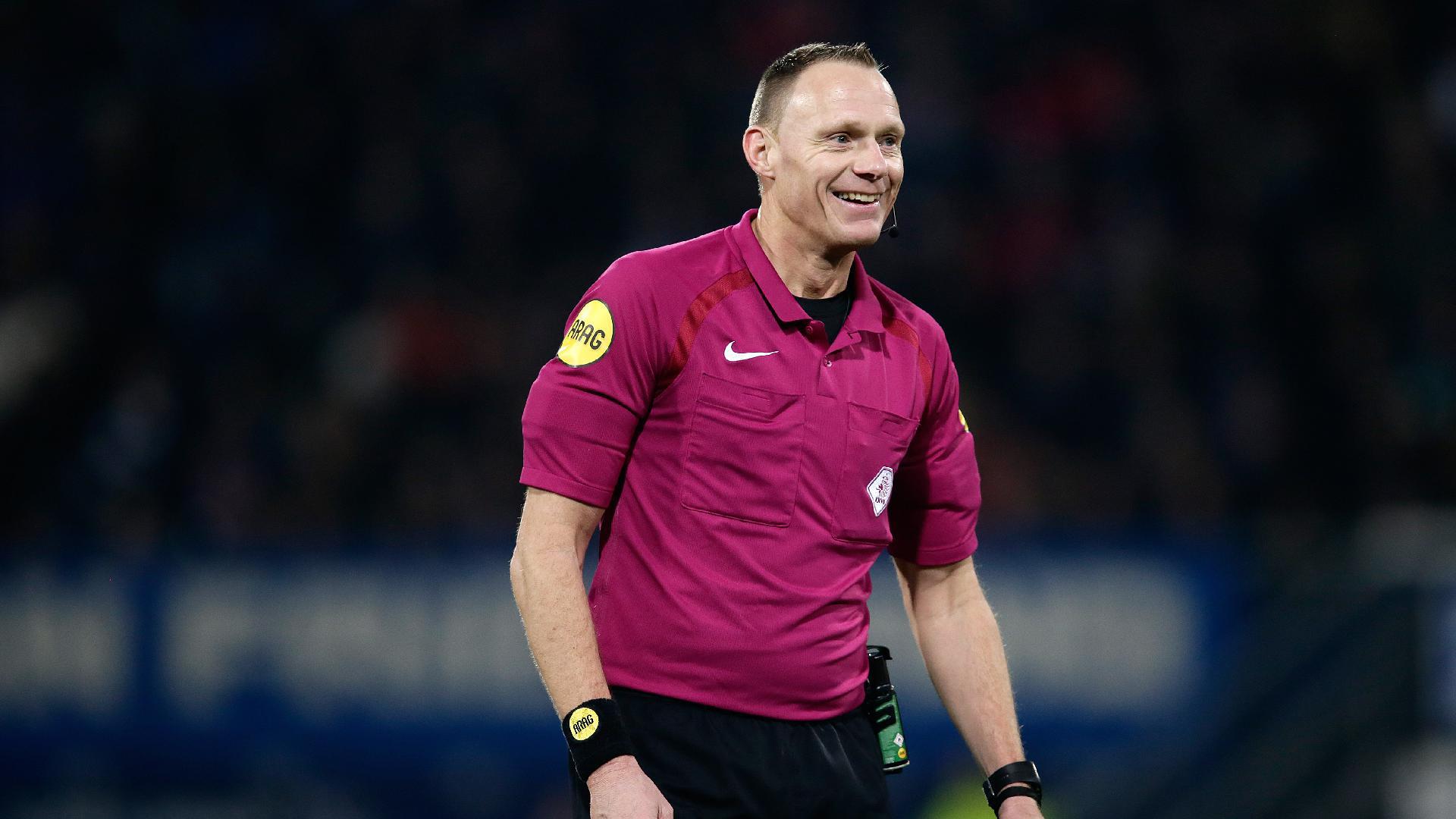 Arbiter Ed Janssen zwaait af na ‘fantastische tijd’ | KNVB