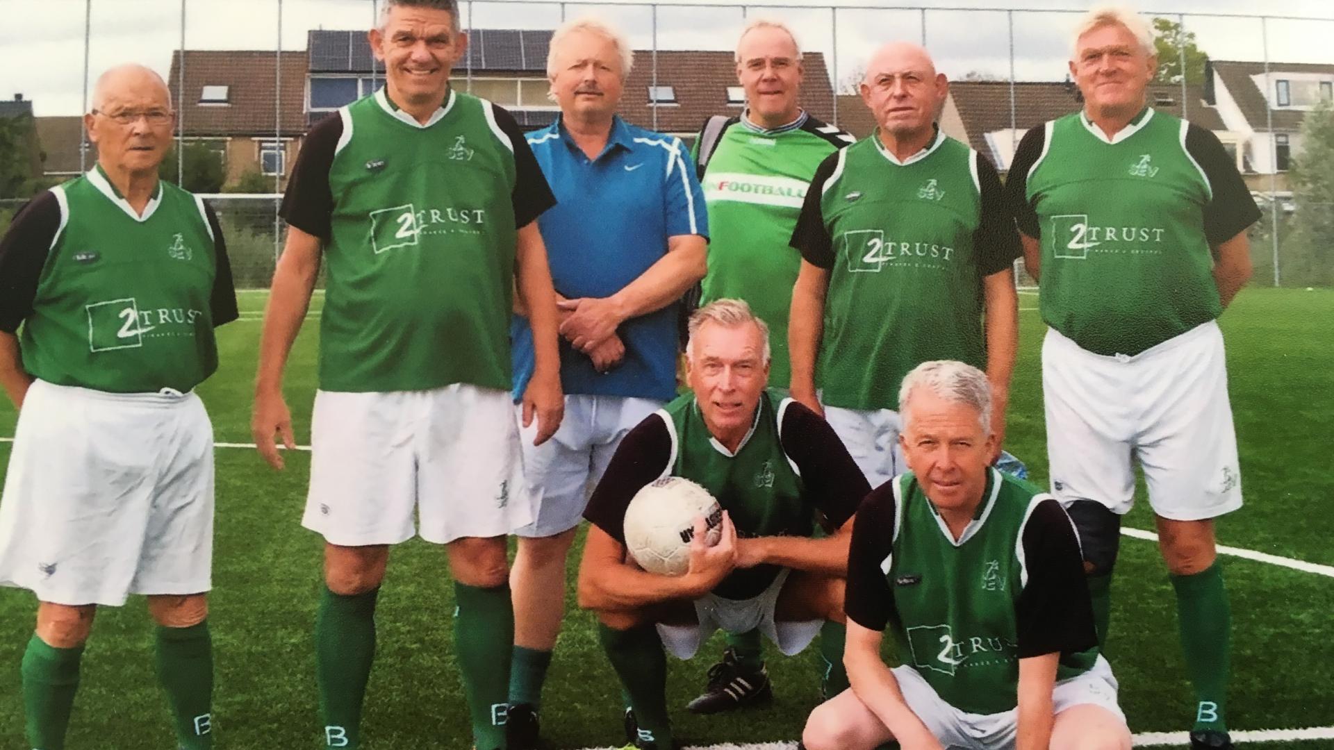Gerard van Zadelhoff(84): ‘Walking Football betekent zóveel voor me’ | KNVB