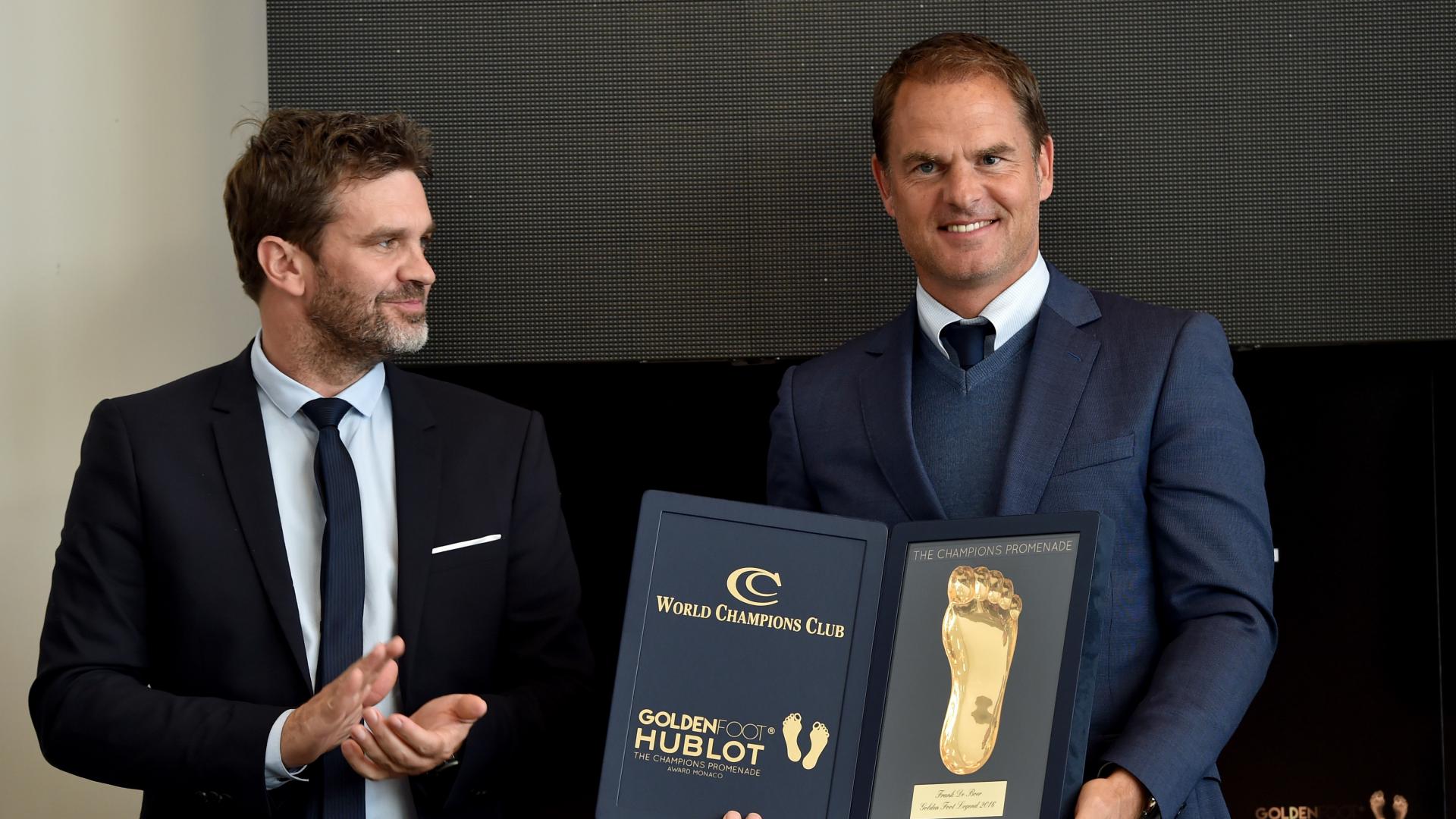 Frank de Boer valt in de prijzen tijdens Golden Foot-gala | KNVB