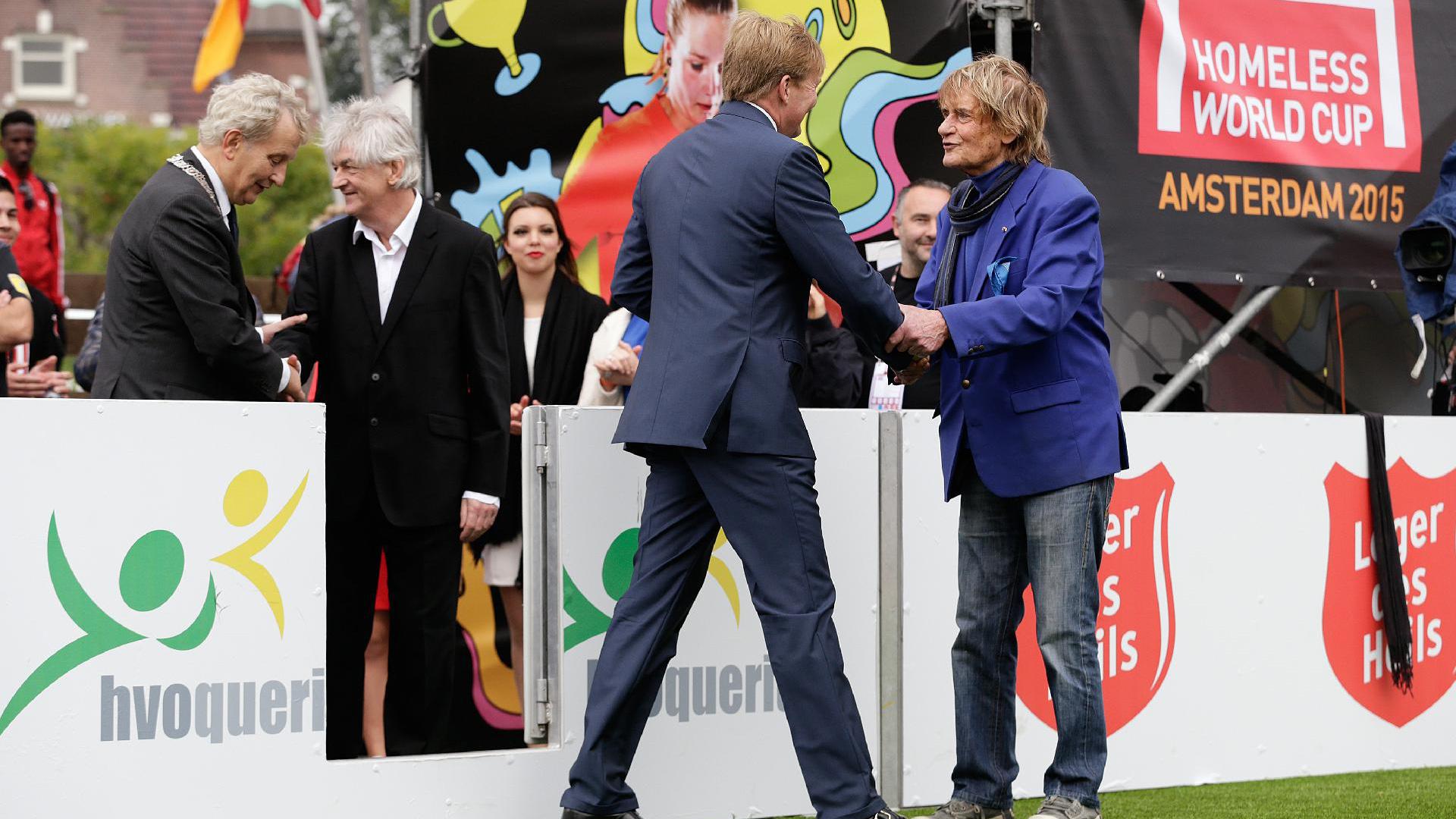 Voormalig scheidsrechter en bestuurder Frans Derks (89) overleden | KNVB