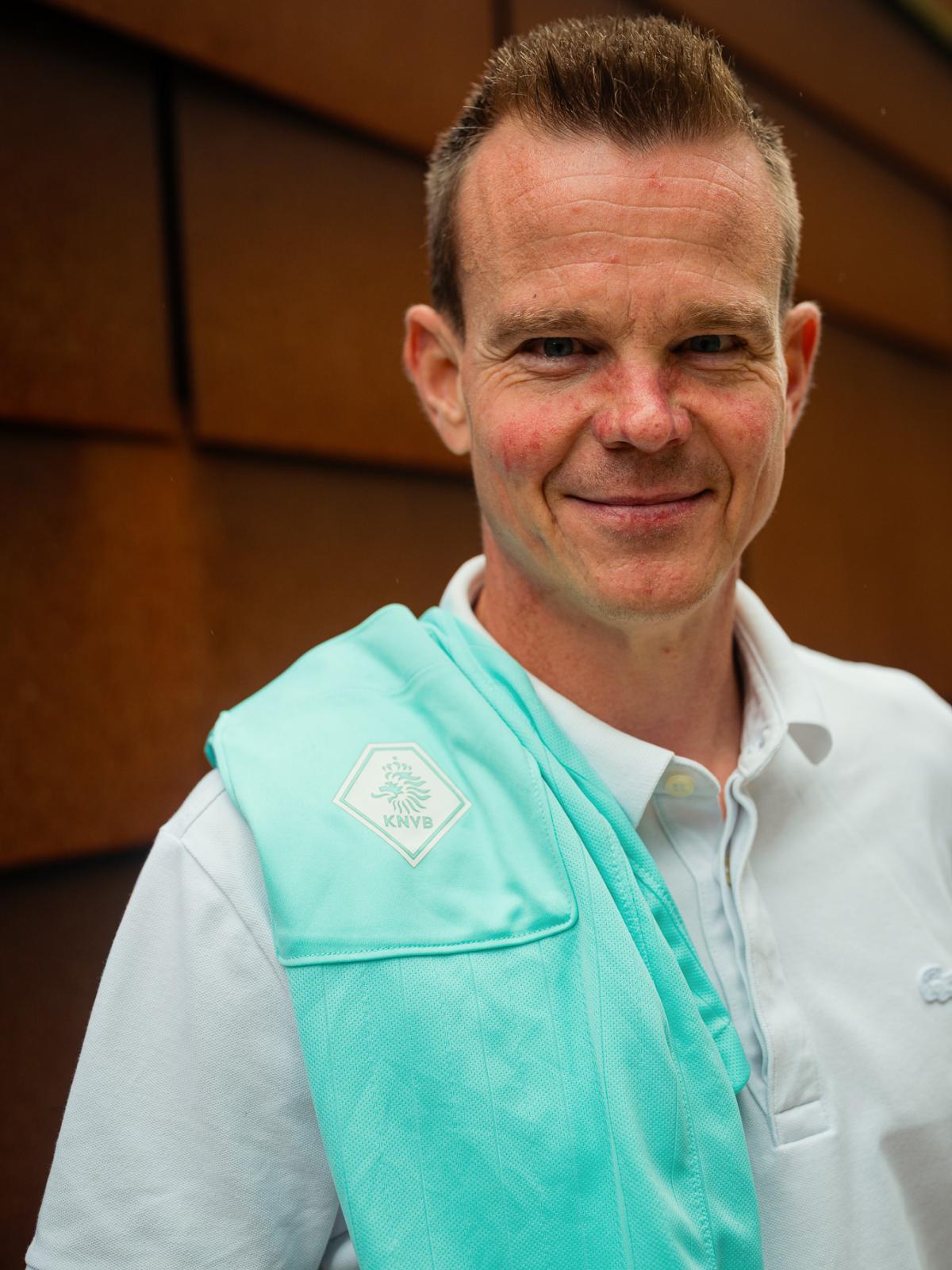 Assistent-scheidsrechter Chieljan Veen: 'Ik geniet enorm bij de ...