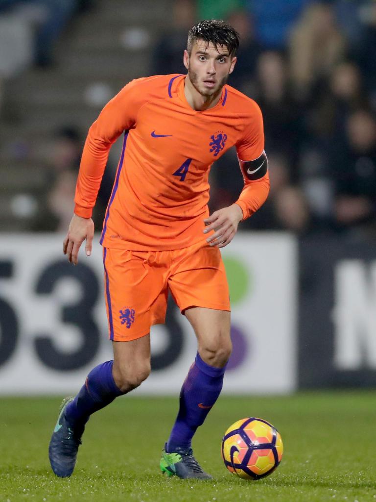 Wesley Hoedt en Jens Toornstra in voorlopige selectie Oranje | KNVB