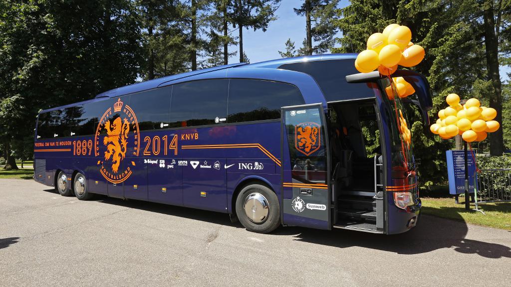 Nieuwe spelersbus voor Oranje | OnsOranje
