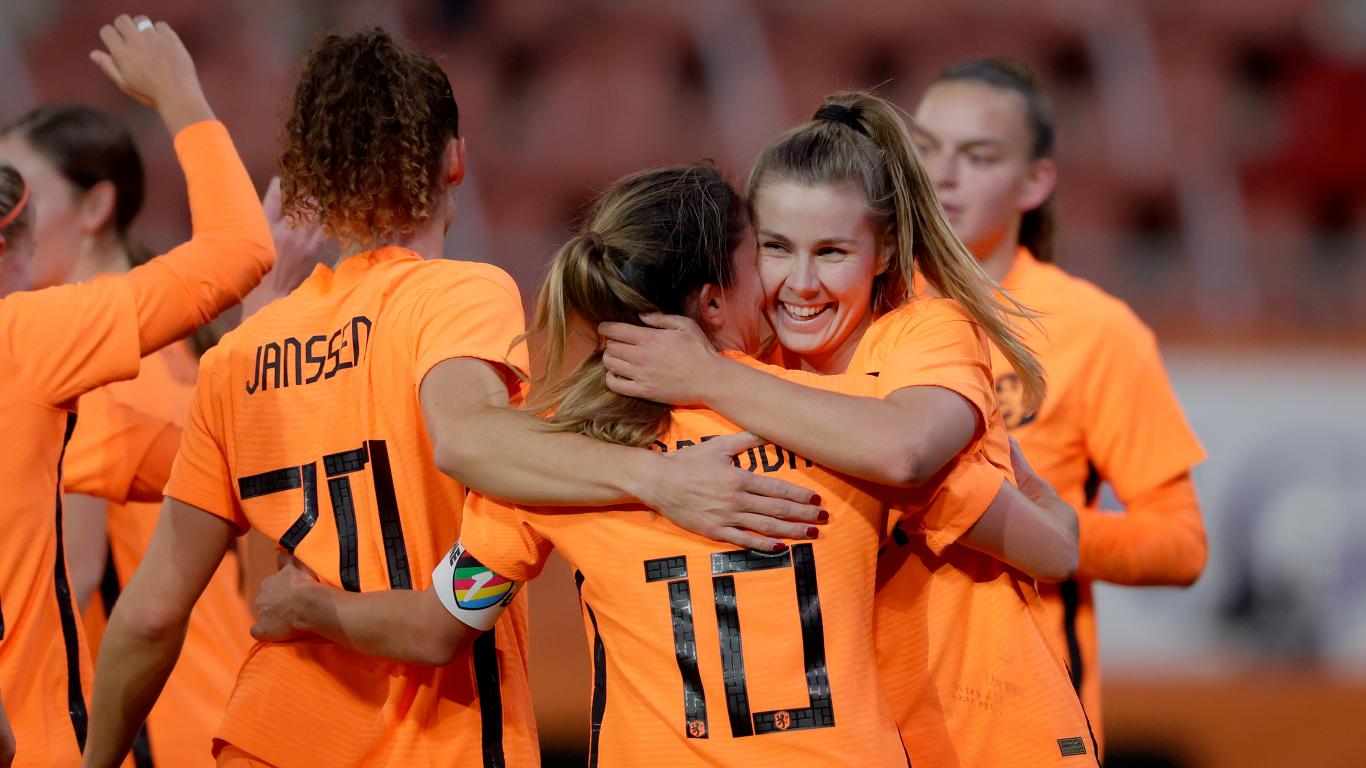 OranjeLeeuwinnen boeken eenvoudige overwinning op Costa Rica | OnsOranje