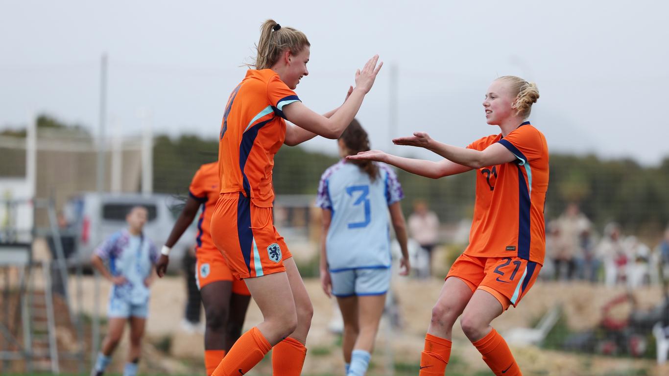Oranje onder 19 (v) kan zich meten met Spanje, maar verliest wel ...