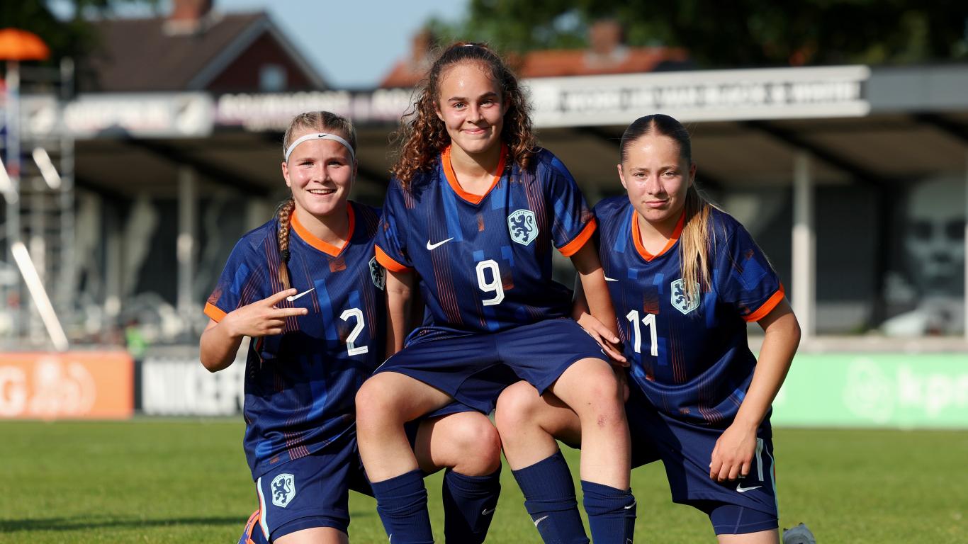 Onder 15 (v) kan zich meten met topland Amerika; 1-1 | OnsOranje