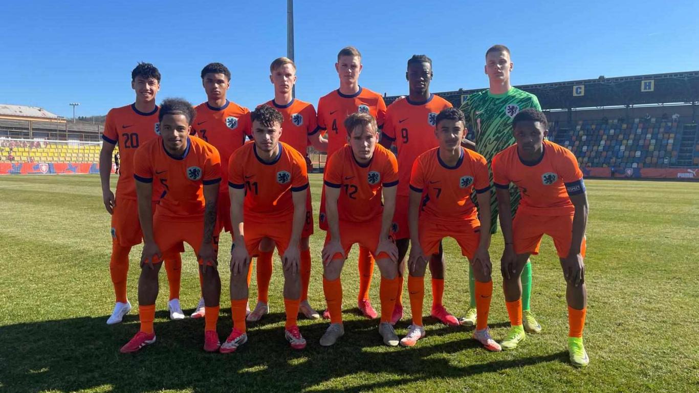 Mark Verkuijl schiet Onder 19 in blessuretijd naar de winst | OnsOranje