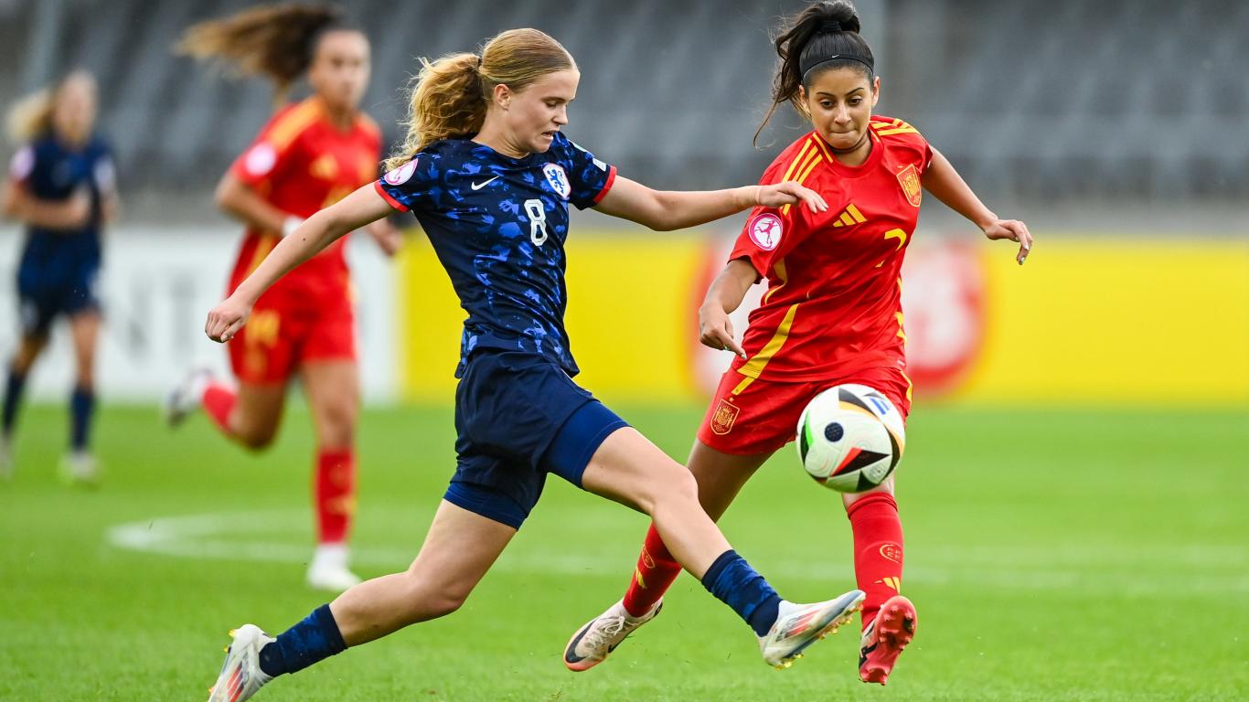 Oranje onder 19 (v) moet EK-titel na verlenging aan Spanje laten ...