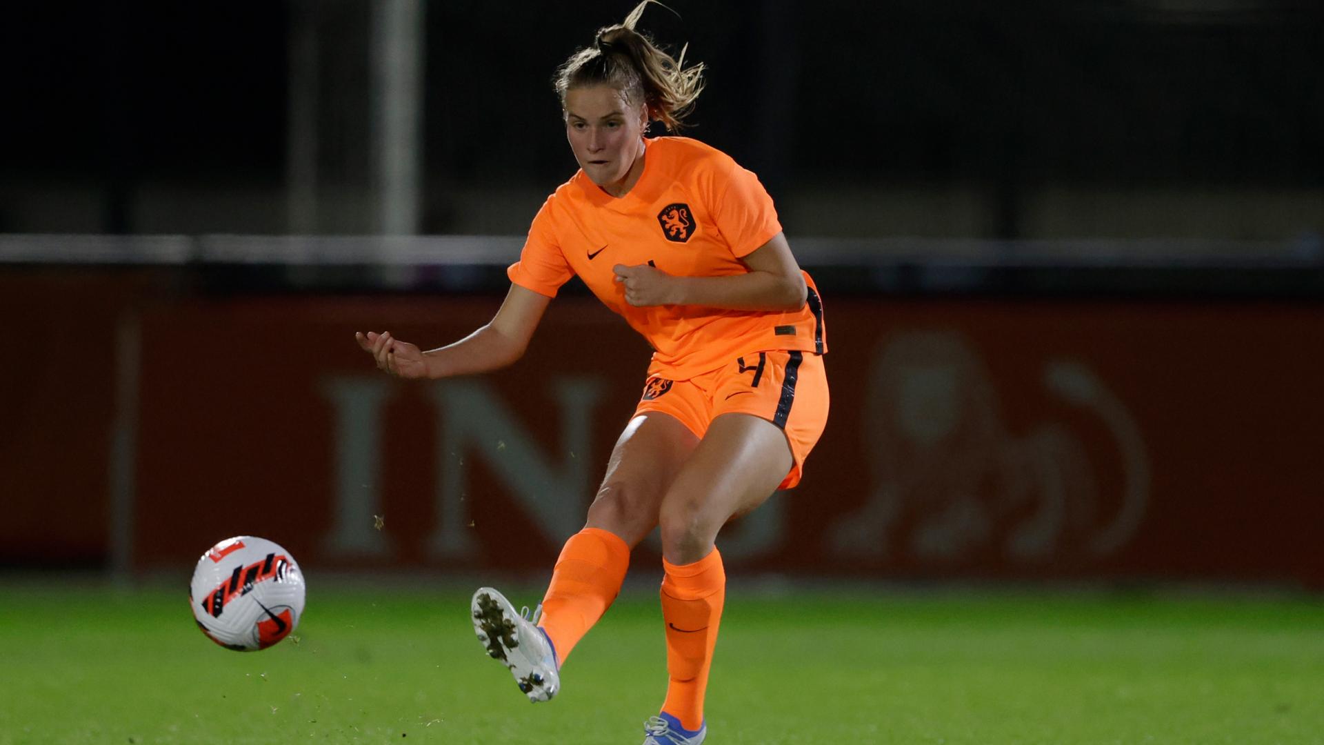 Auée debuteert in Oranjeselectie voor duels tegen België en Engeland ...