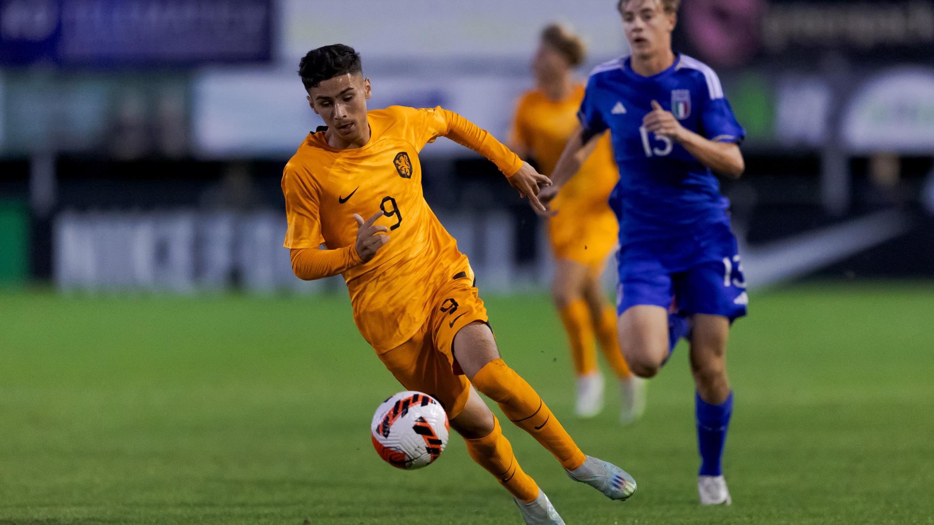 Onder 16 na weergaloze slotfase langs Italië | OnsOranje