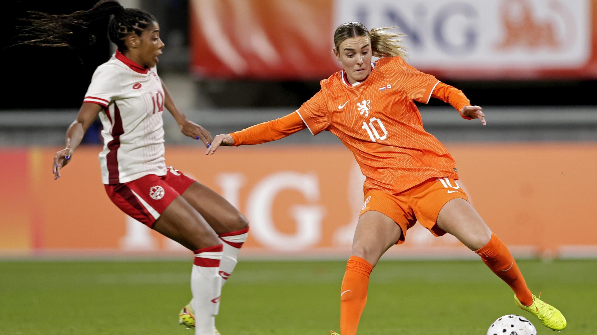 Jill Roord, Janou Levels en Lotte Keukelaar melden zich af met ...