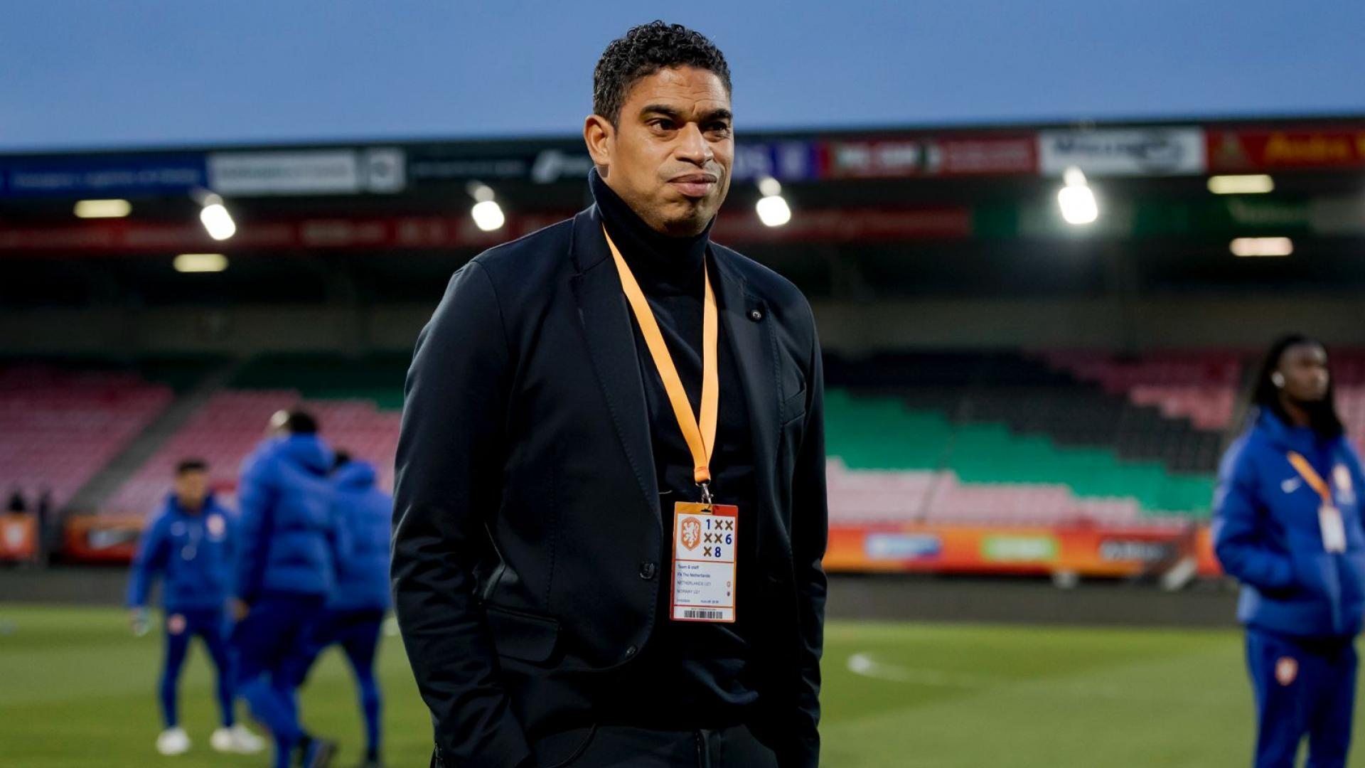 Michael Reiziger: 'Eerst een stap naar achteren in plaats van naar ...