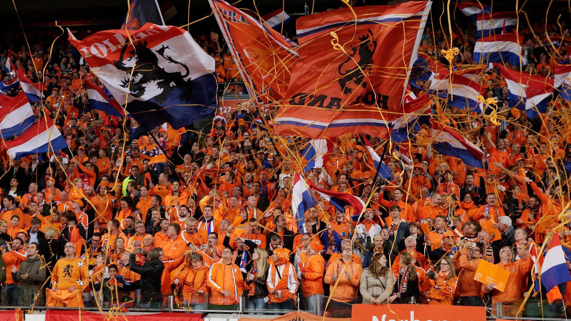 Fans helpen Oranje in Zweden | OnsOranje