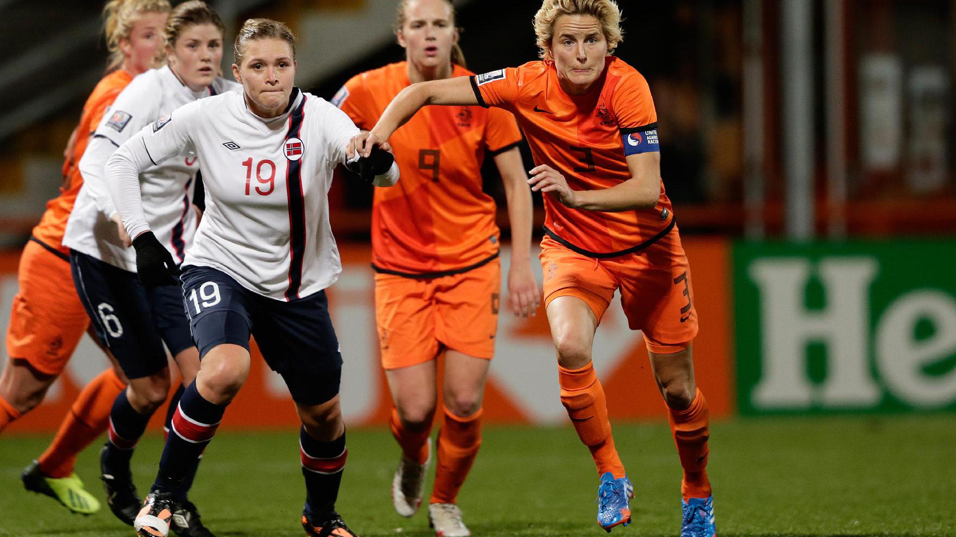 Oranjefans nemen afscheid van Daphne Koster | OnsOranje